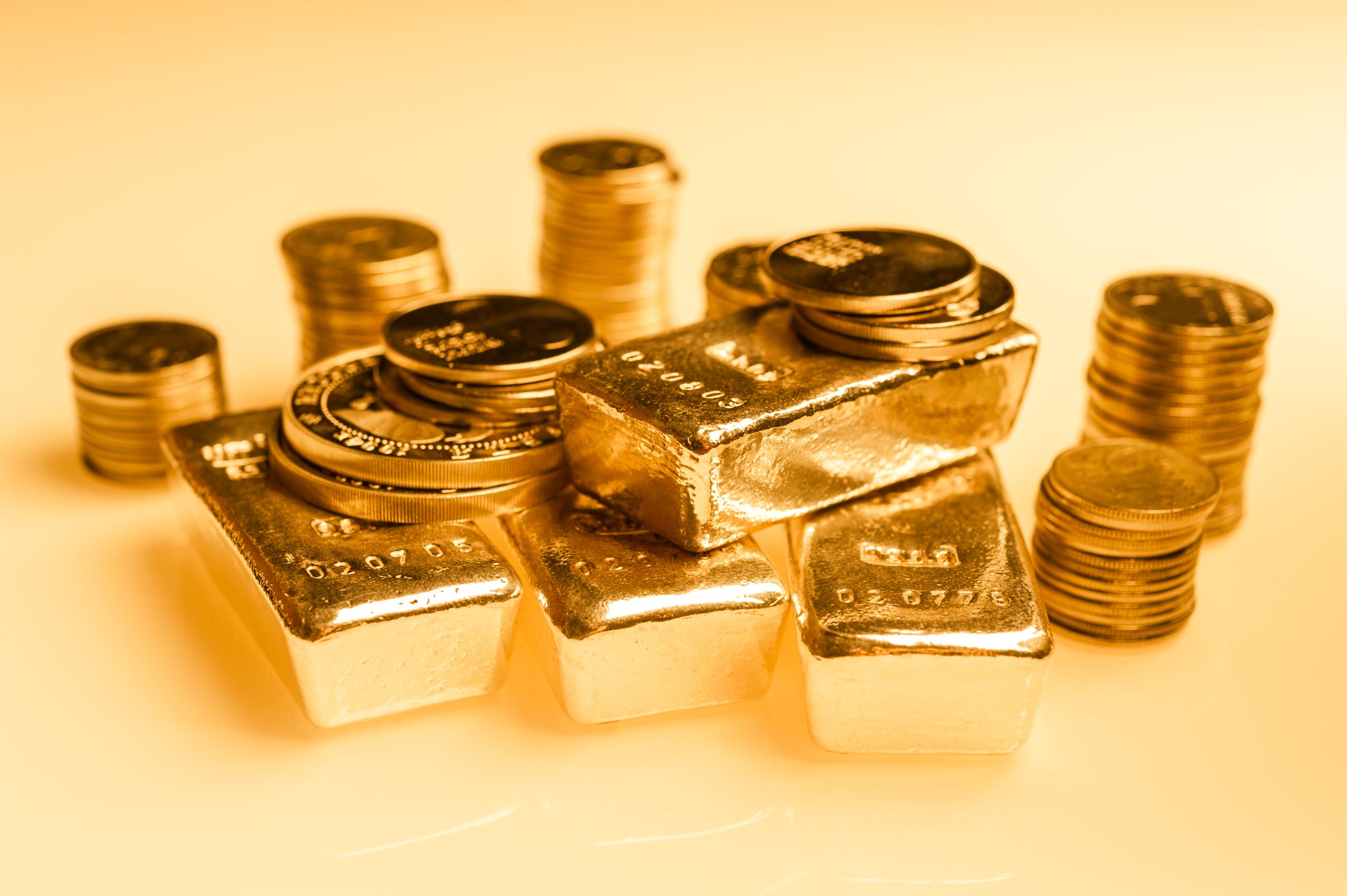Vàng thế giới lập kỷ lục mới: Lần đầu chạm mốc 4.000 USD/oz